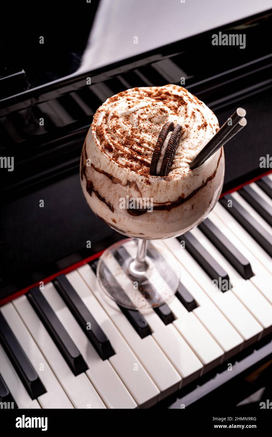 Club chocolate bar hi-res stock photography and images - Alamy