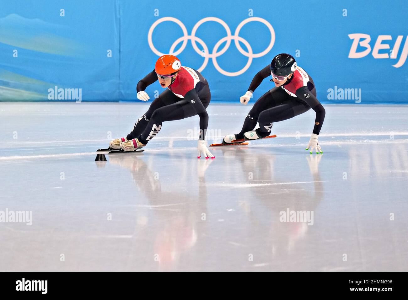 Beijing, China. 11th Feb, 2022. Suzanne Schulting of Netherlands, leads ...