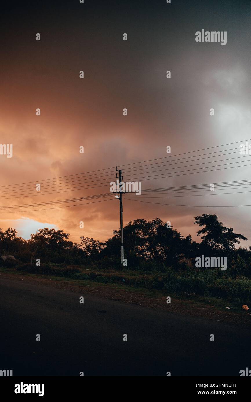 Finding wires hi-res stock photography and images - Alamy