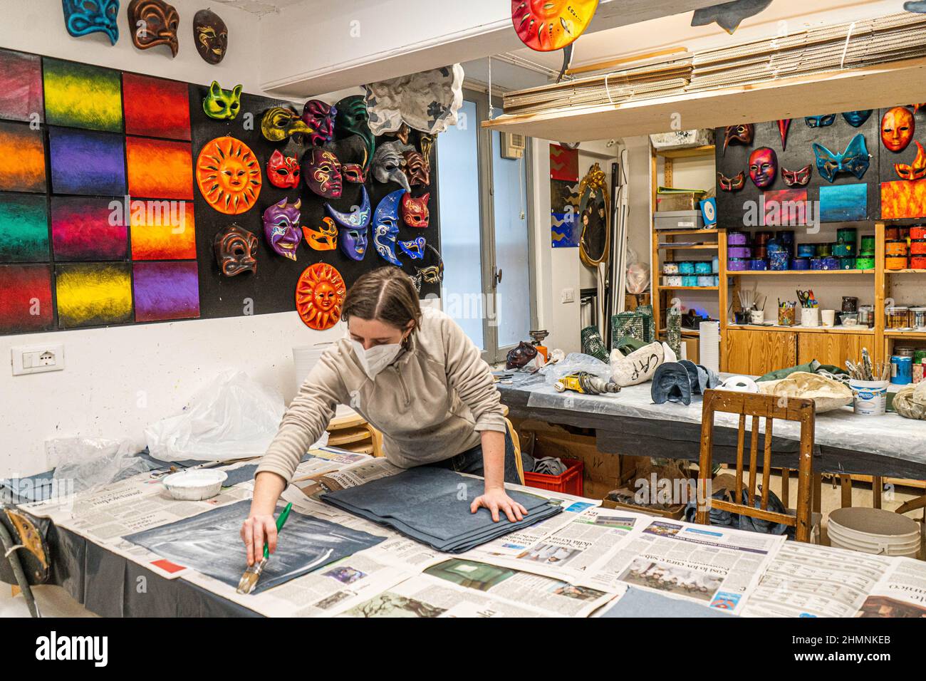 Venice, Italy. 11th Feb, 2022. Handcraft artist, Marina at the Ca ...