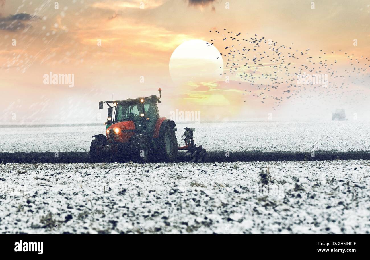 Snow covered farm machinery hi-res stock photography and images - Alamy