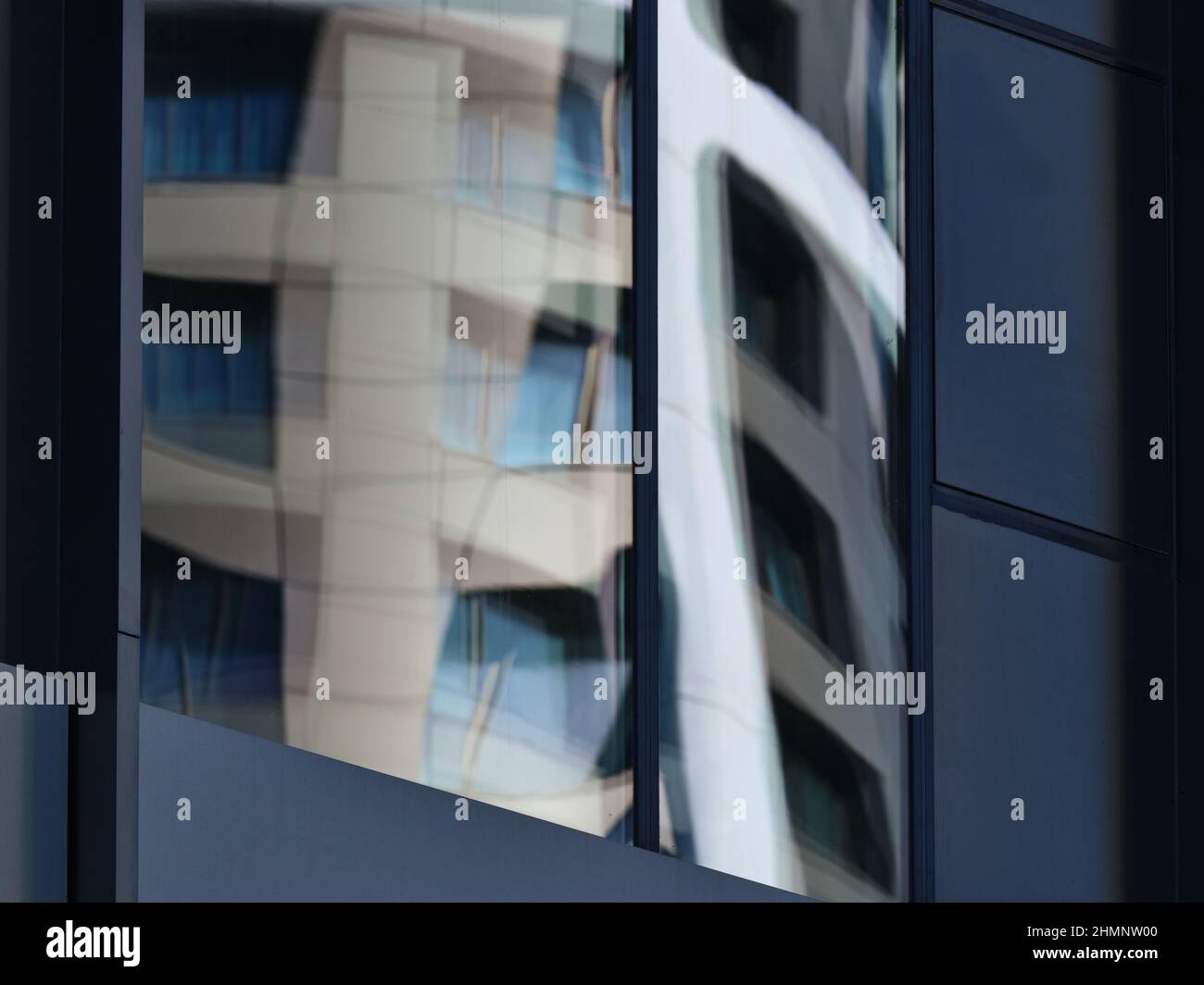 Glass windows architecture hi-res stock photography and images - Alamy