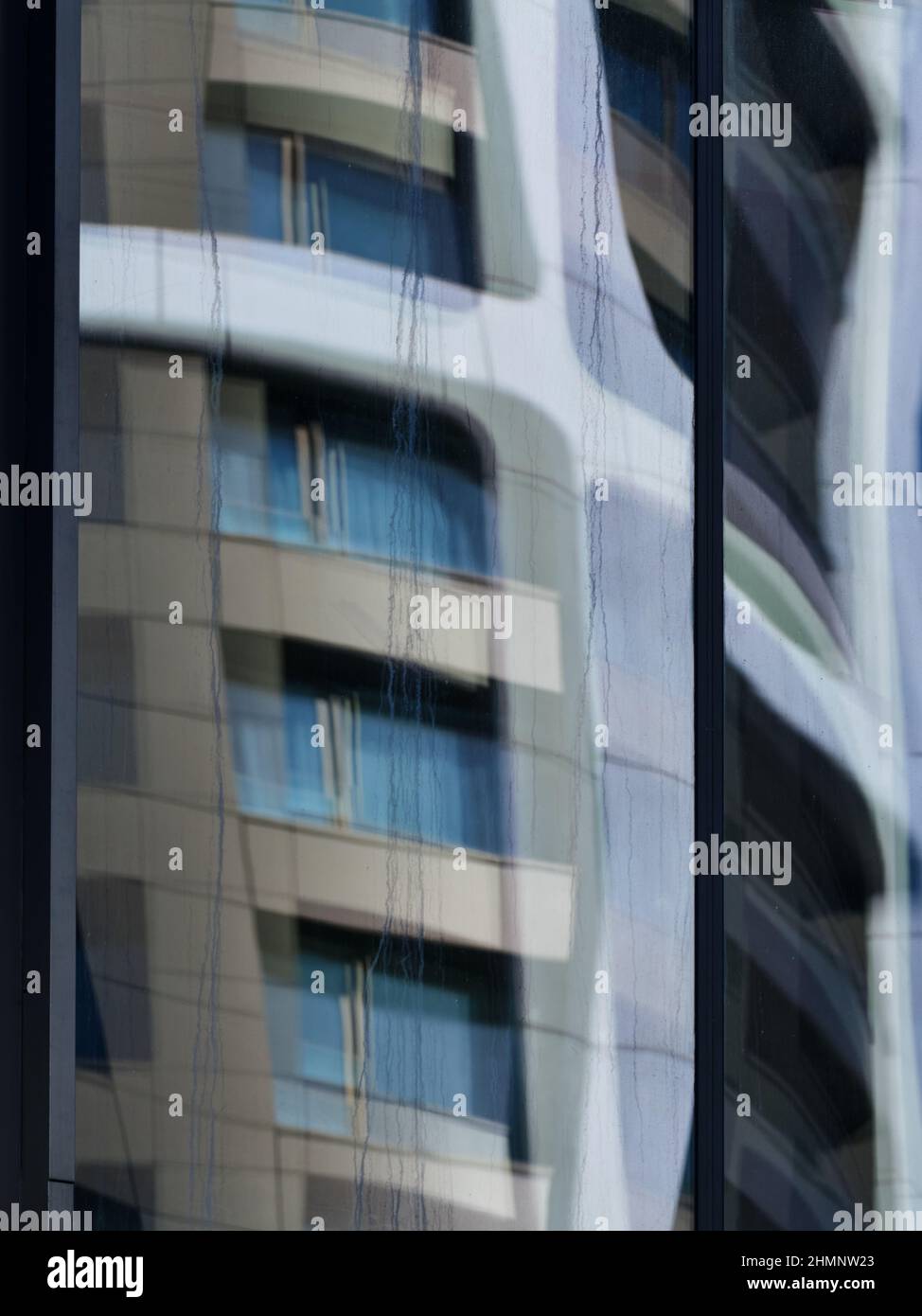 Glass windows architecture hi-res stock photography and images - Alamy