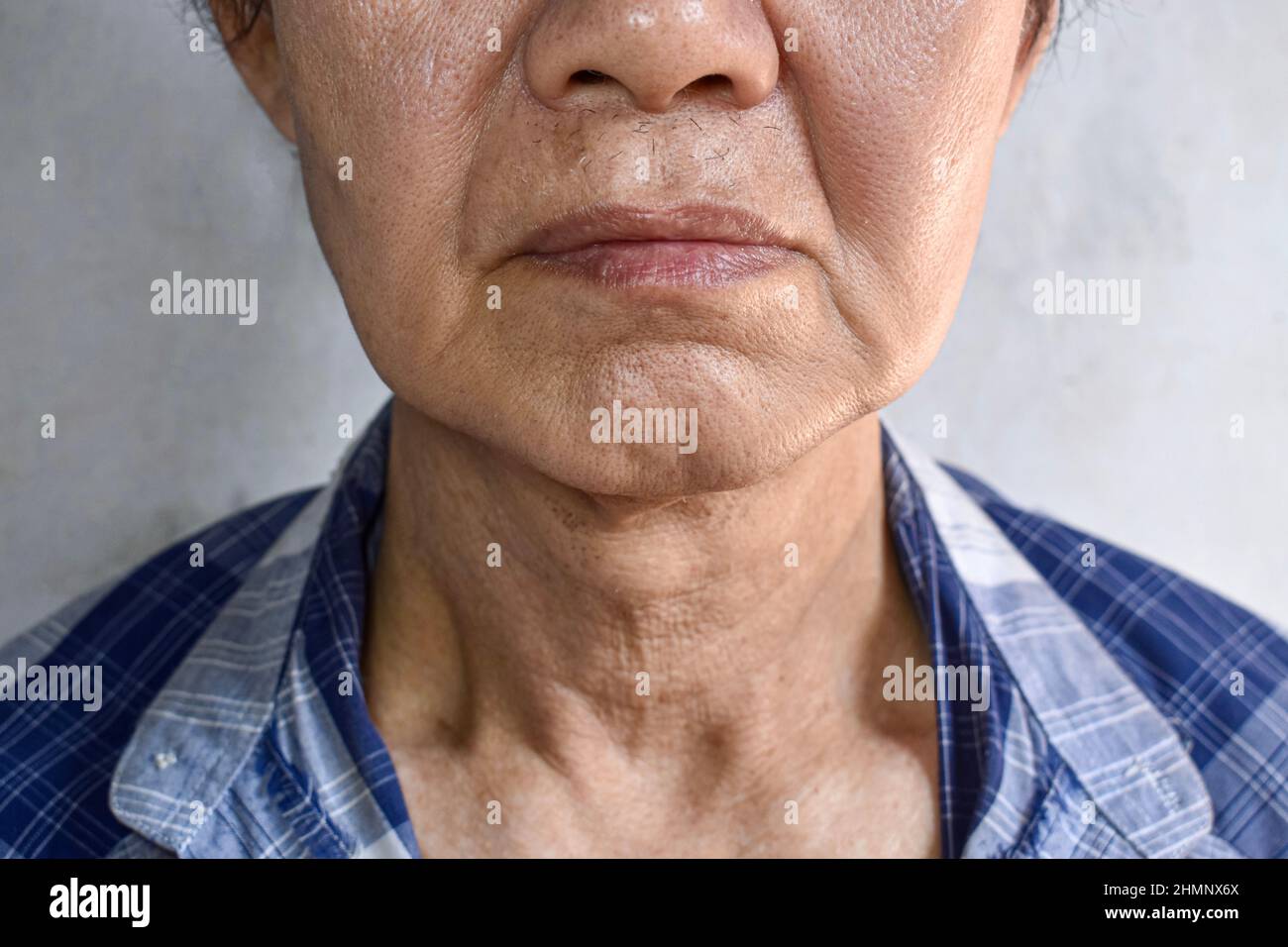 Chinese old man hi-res stock photography and images - Alamy