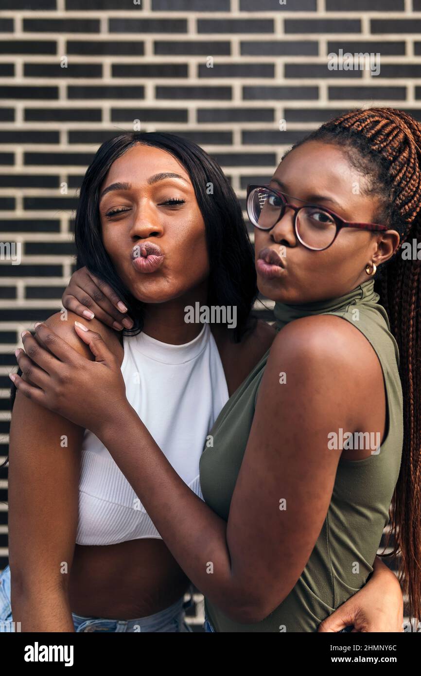Throwing kisses hi-res stock photography and images - Alamy