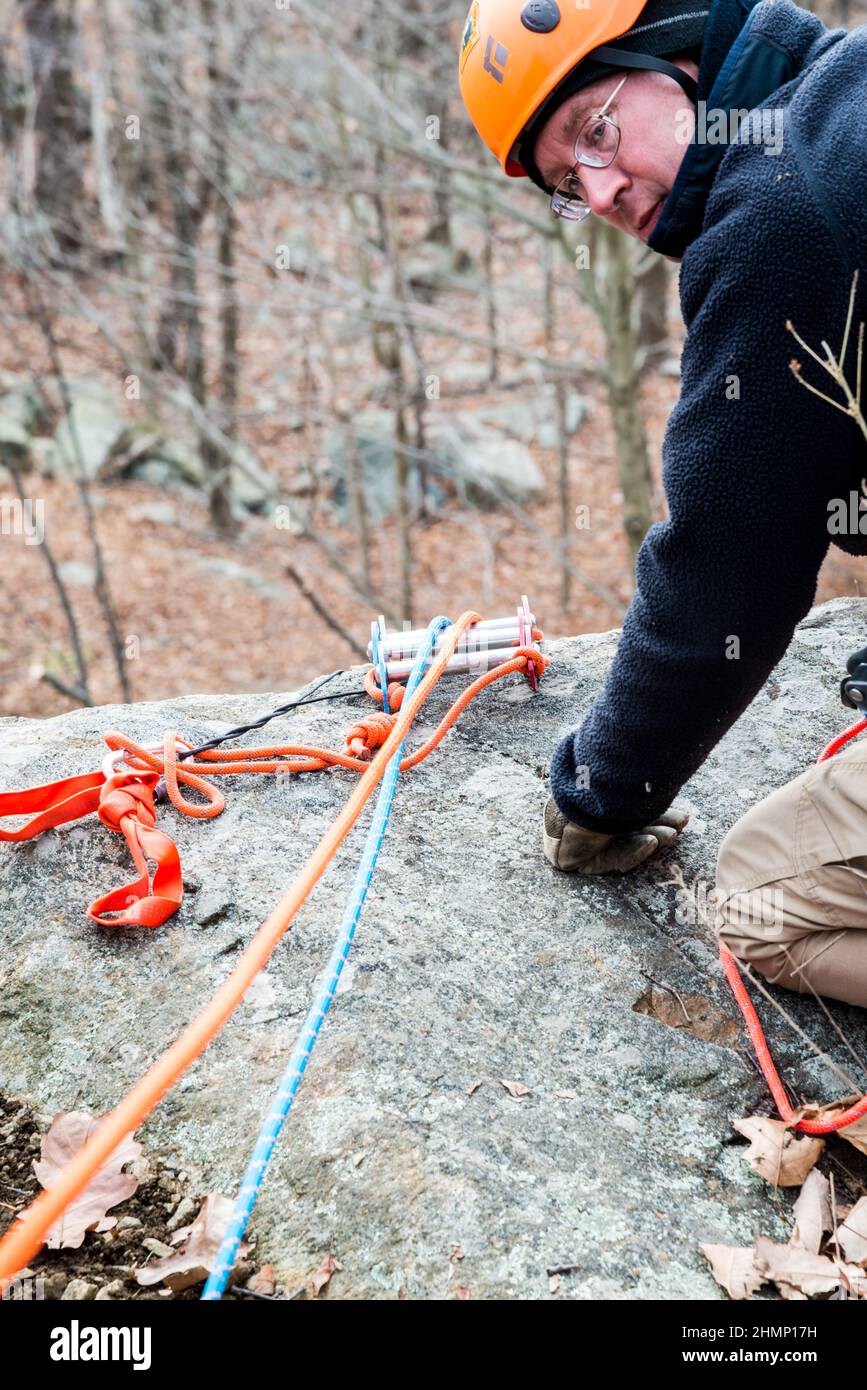 New Jersey Search and Rescue (NJSAR) Mountain Rescue Unit practice ...