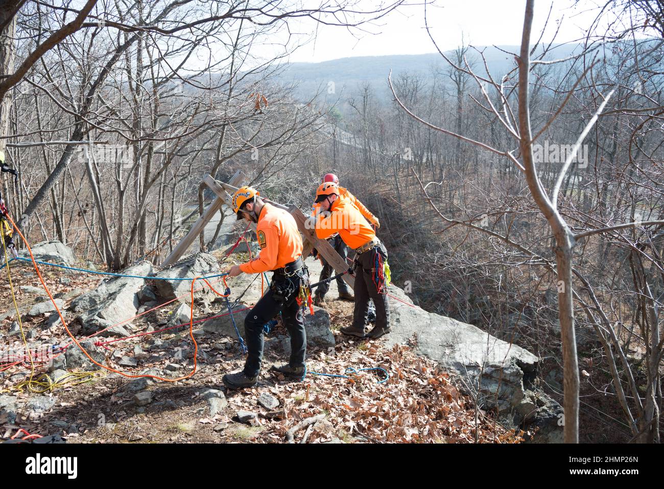 New Jersey Search and Rescue (NJSAR) Mountain Rescue Unit practice ...