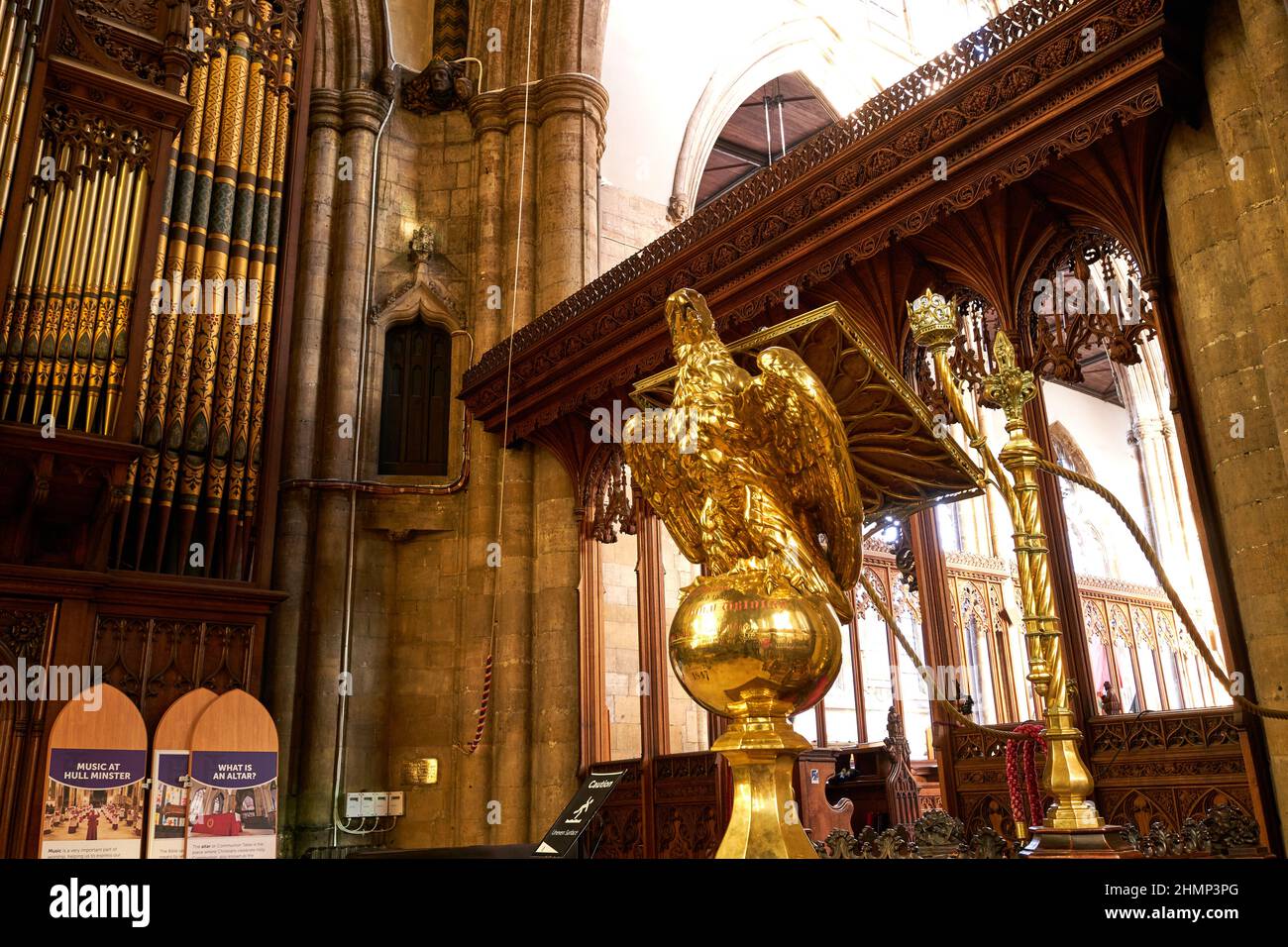 Interior of a large church Stock Photo - Alamy