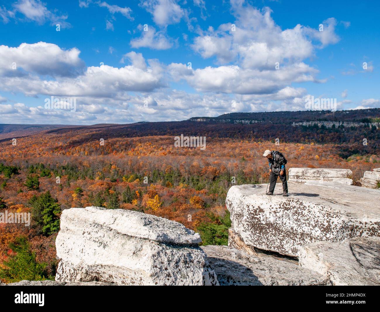 Fall views of the Shawanagunk Mountains, New Paltz, NJ USA. The Gunks ...