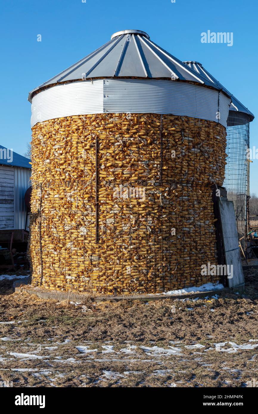 Corn crib hi-res stock photography and images - Alamy