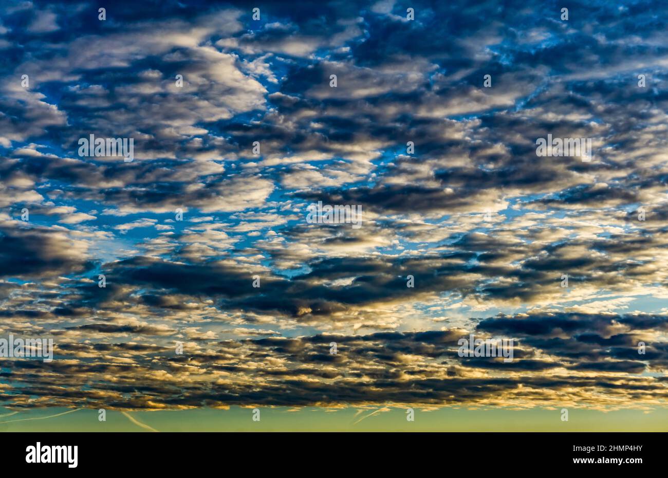 That hang in the sky hi-res stock photography and images - Alamy
