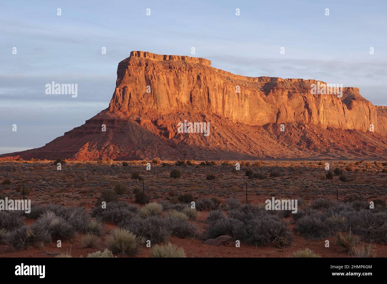 Red rock cliff face hi-res stock photography and images - Alamy