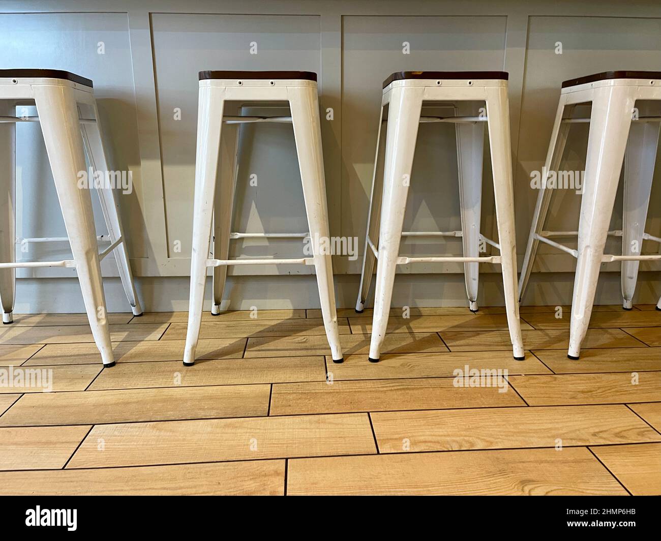 White bar stools hi-res stock photography and images - Alamy