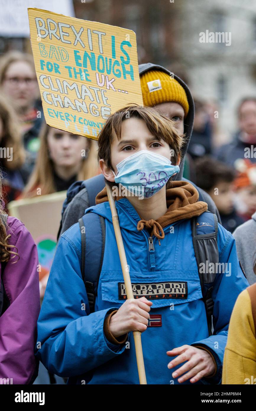 Bristol college students and school children are pictured taking hi-res ...