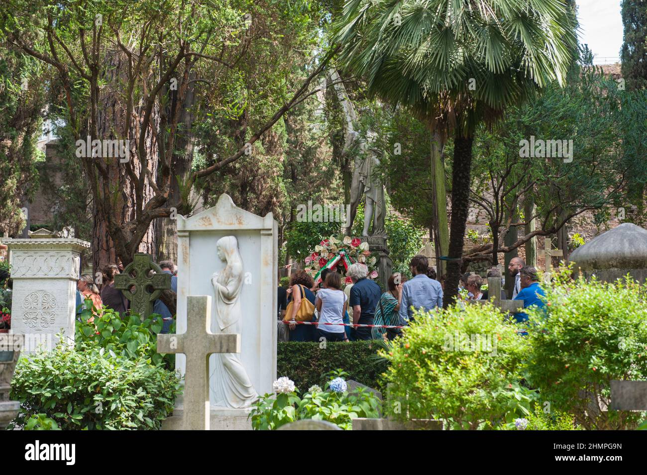 Camilleri buried in rome hi-res stock photography and images - Alamy