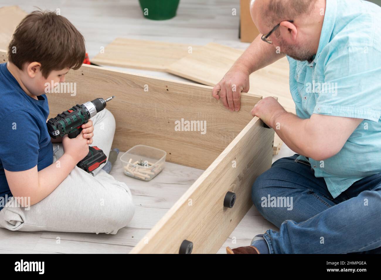 Child in fitting room hi-res stock photography and images - Alamy