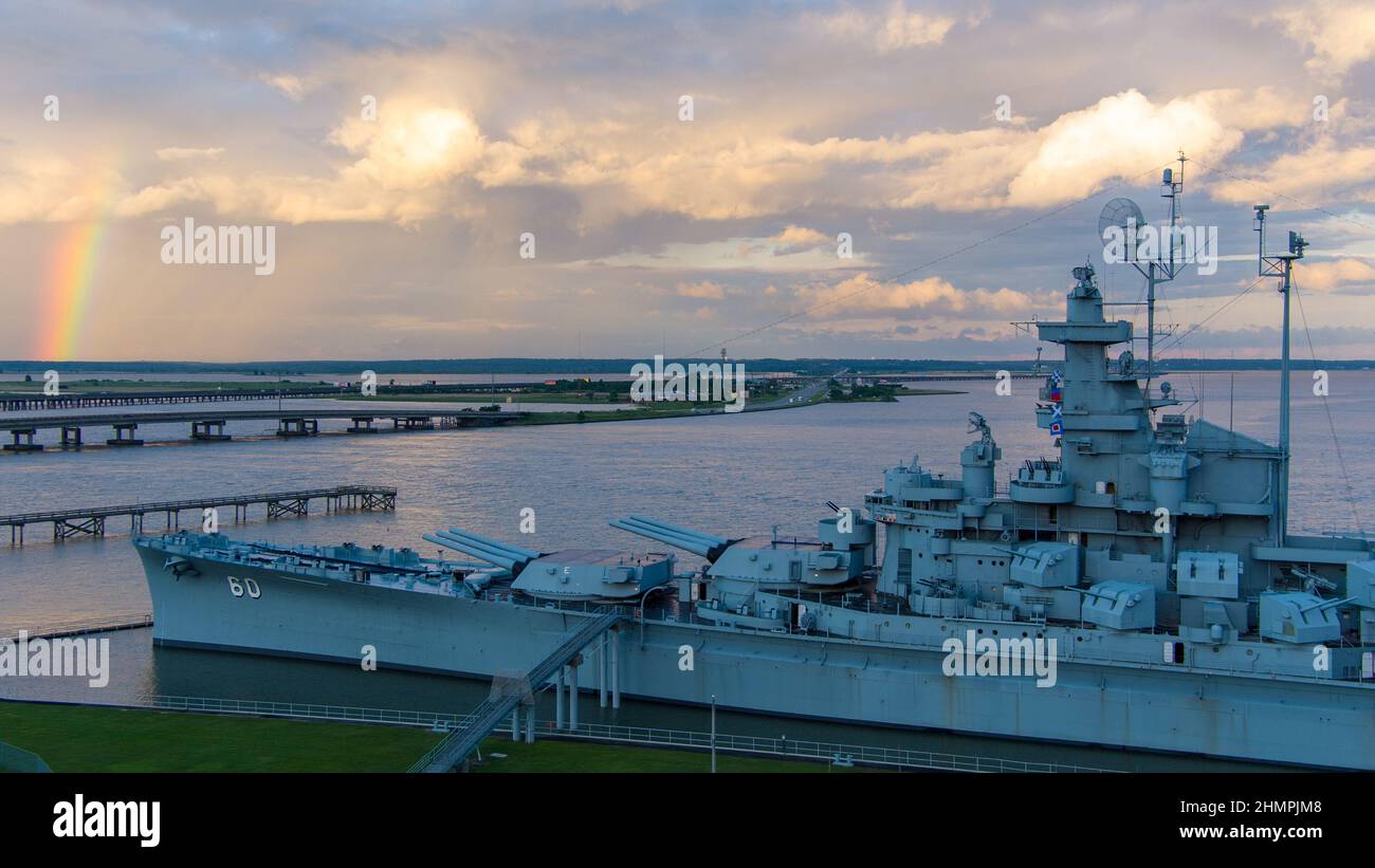 Uss alabama aerial hi-res stock photography and images - Alamy