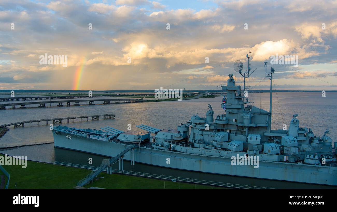 Uss alabama aerial hi-res stock photography and images - Alamy