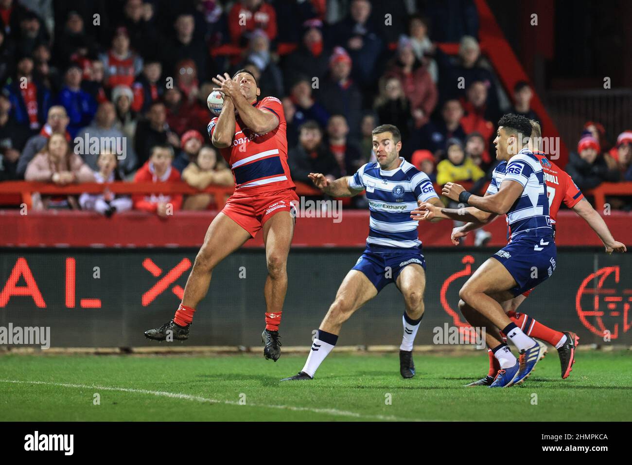 Kingston Upon Hull, UK. 11th Feb, 2022. Ryan Hall #5 of Hull KR catches ...