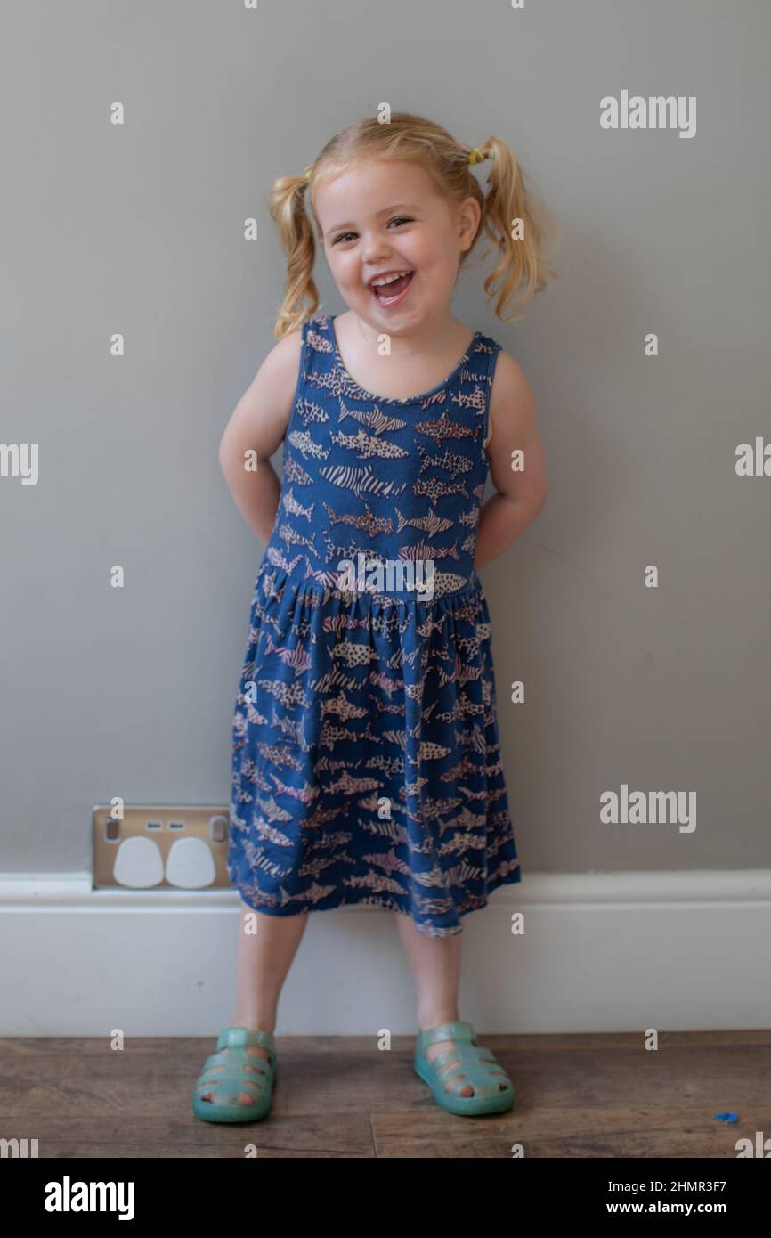 Portrait of a 3 year old girl Stock Photo - Alamy