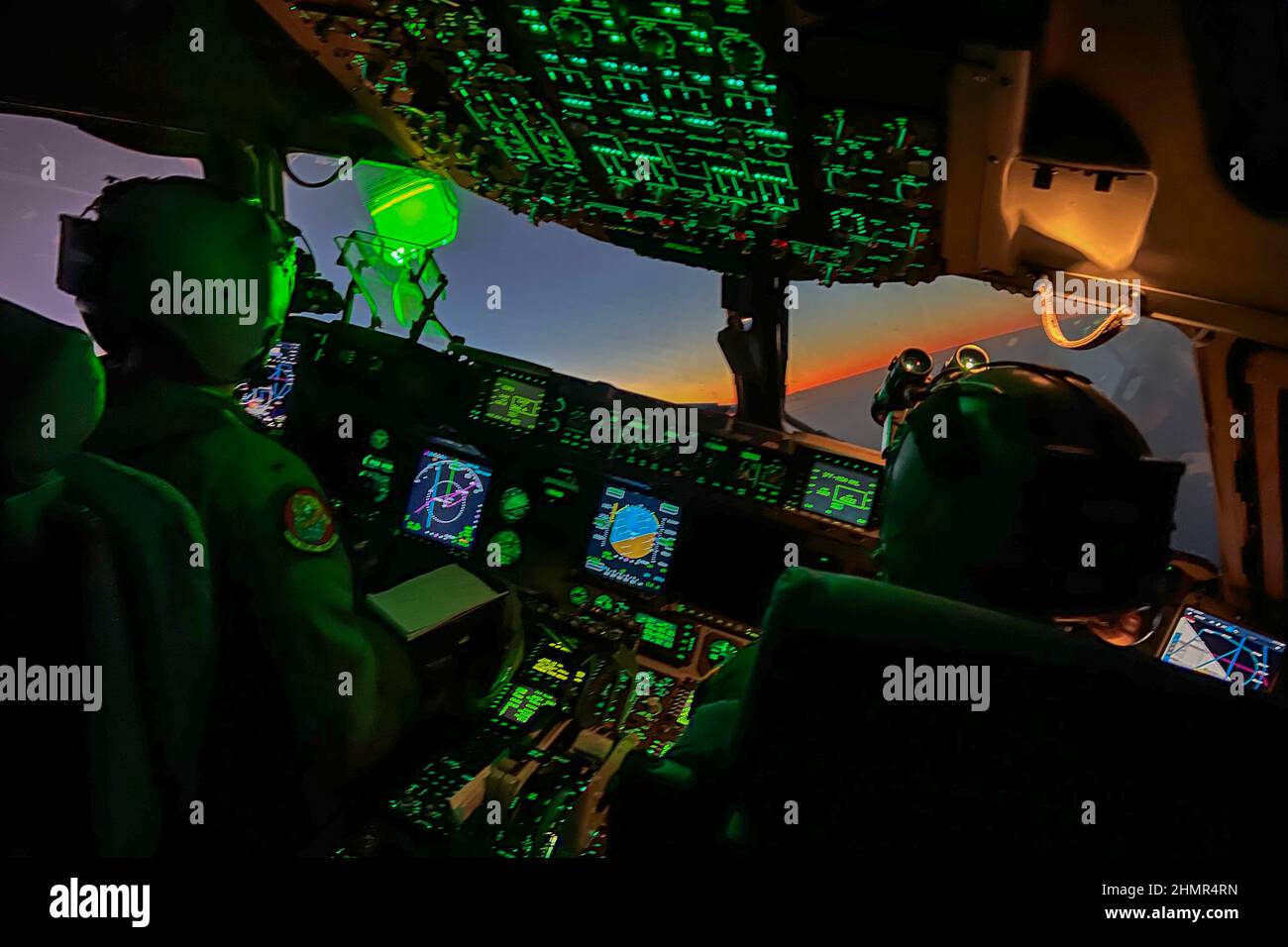 Night vision goggles pilot hi-res stock photography and images - Alamy
