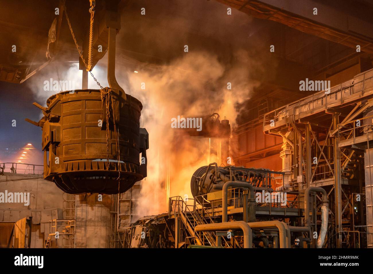 Bucket beam hi-res stock photography and images - Alamy