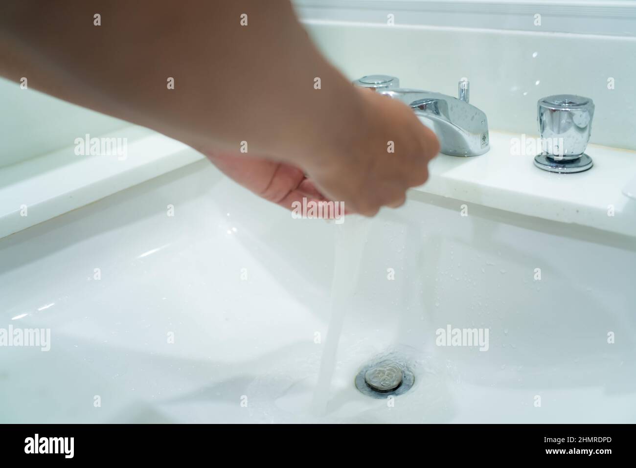 Women hand wash in hotel basin hygiene healthcare Stock Photo - Alamy