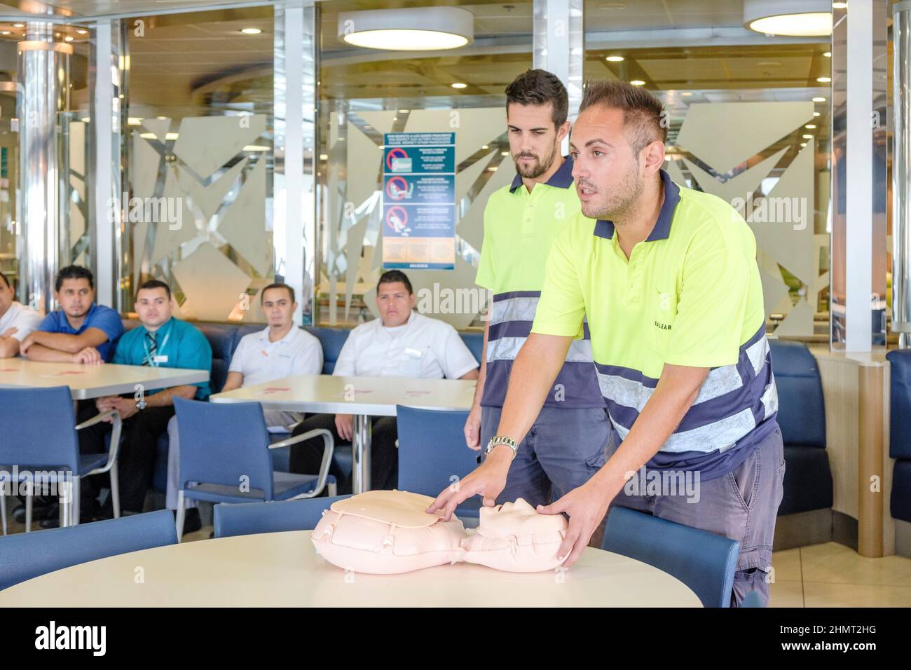 cursillo formativo de primeros auxilios, barco Visemar-Balearia, puerto ...