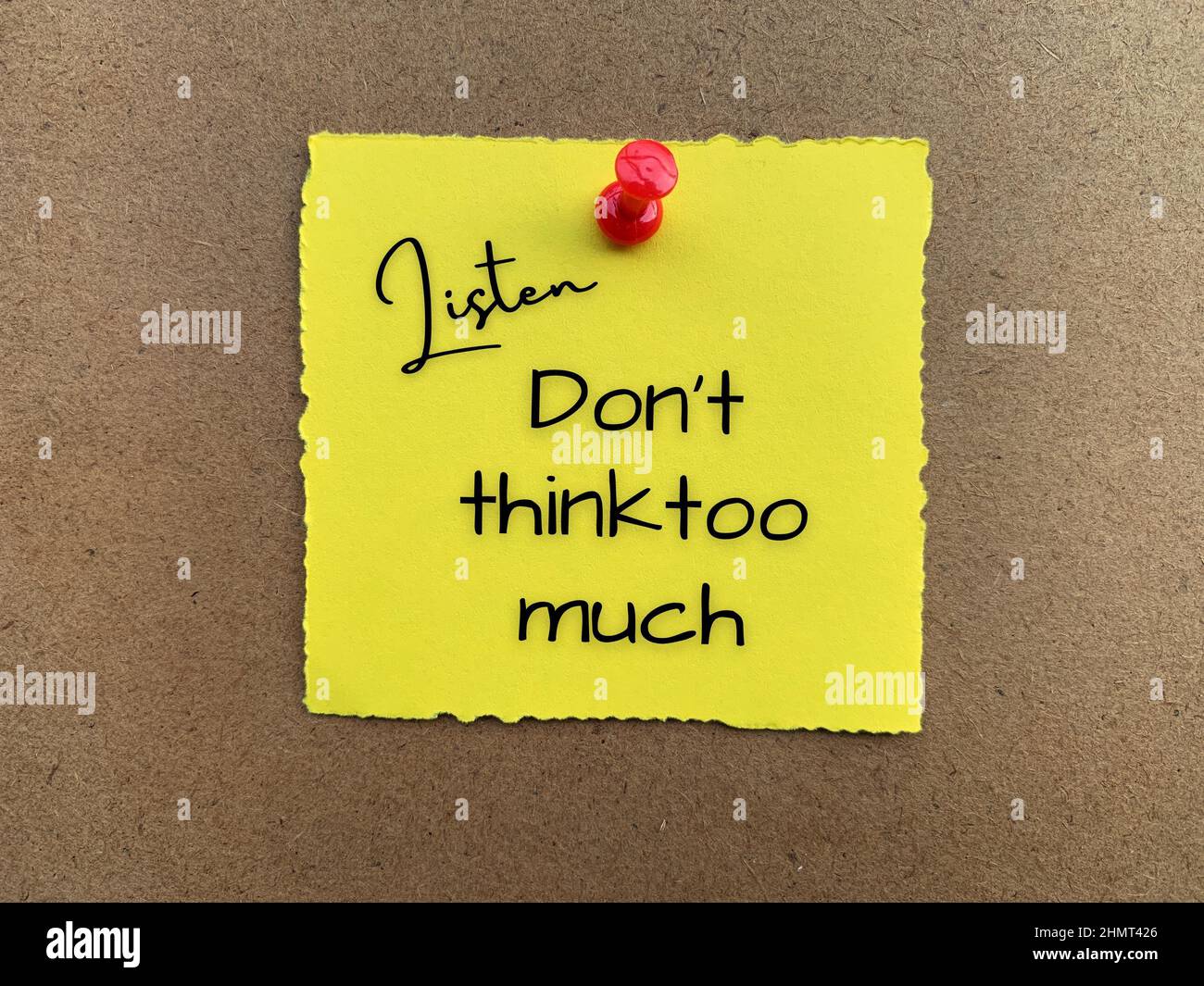 Do not think too much text on yellow notepad Stock Photo - Alamy