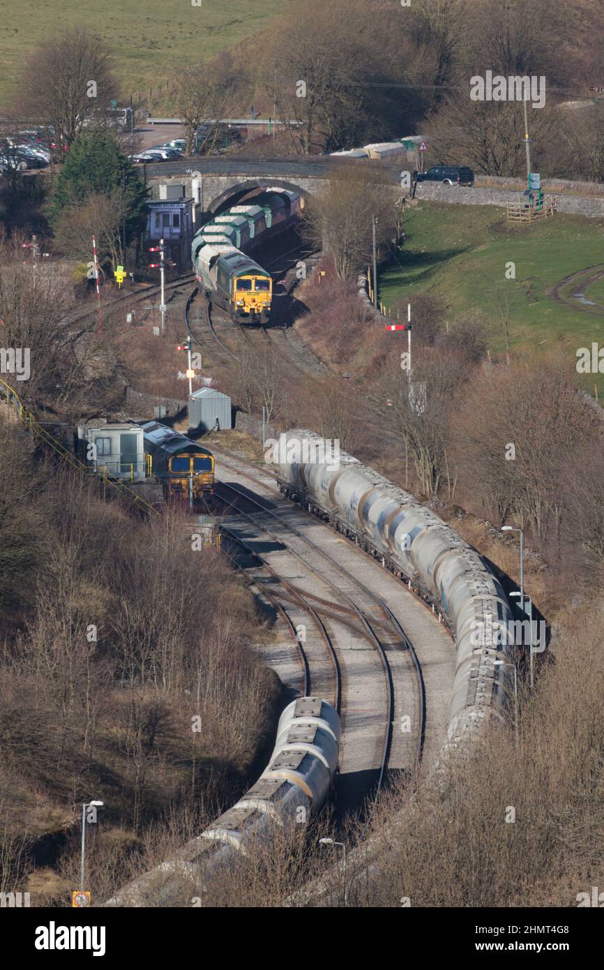 Freightliner class 66 locomotive 66604 passing Great Rocks Junction and ...