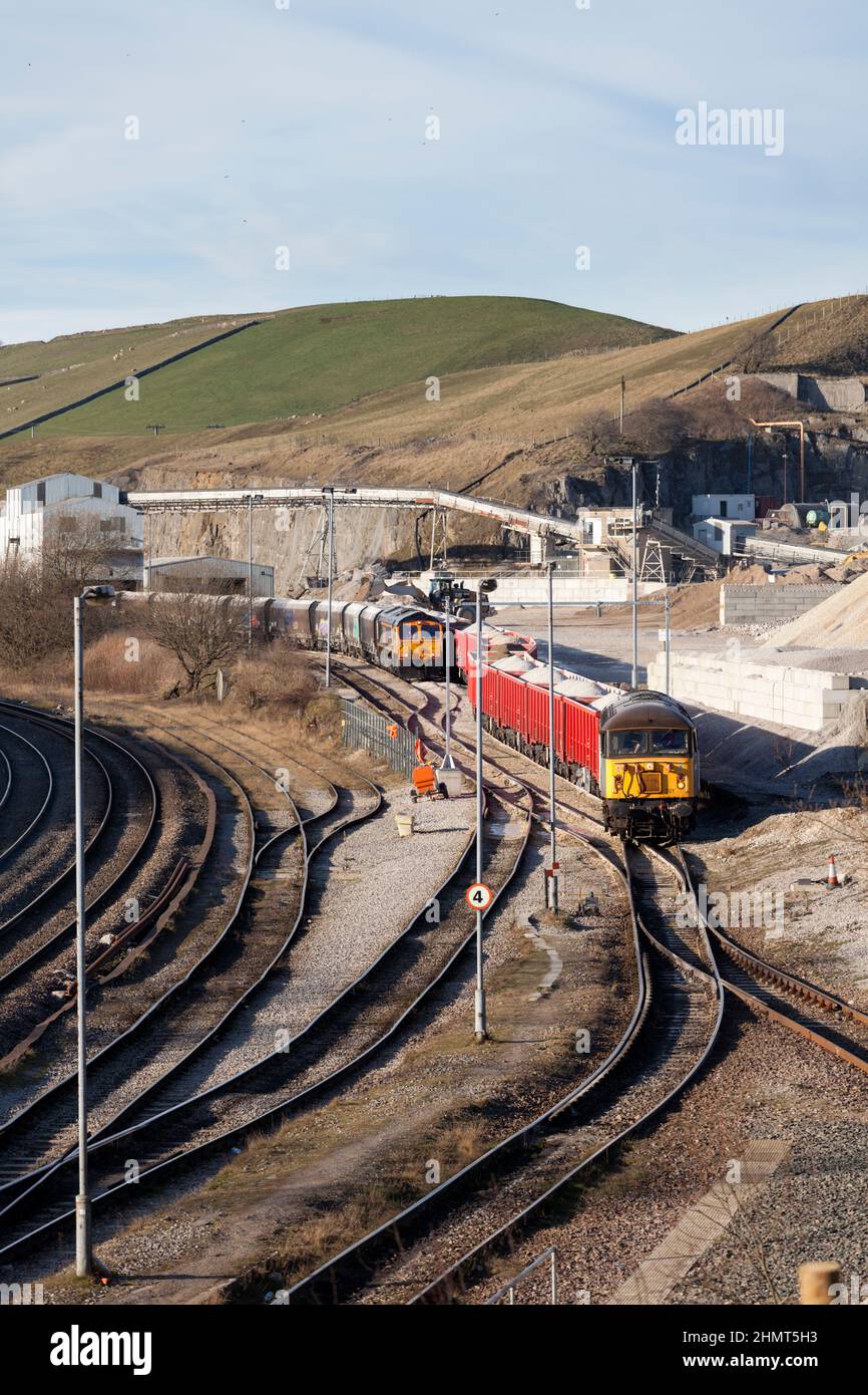 Cemex train diesel locomotive hi-res stock photography and images - Alamy