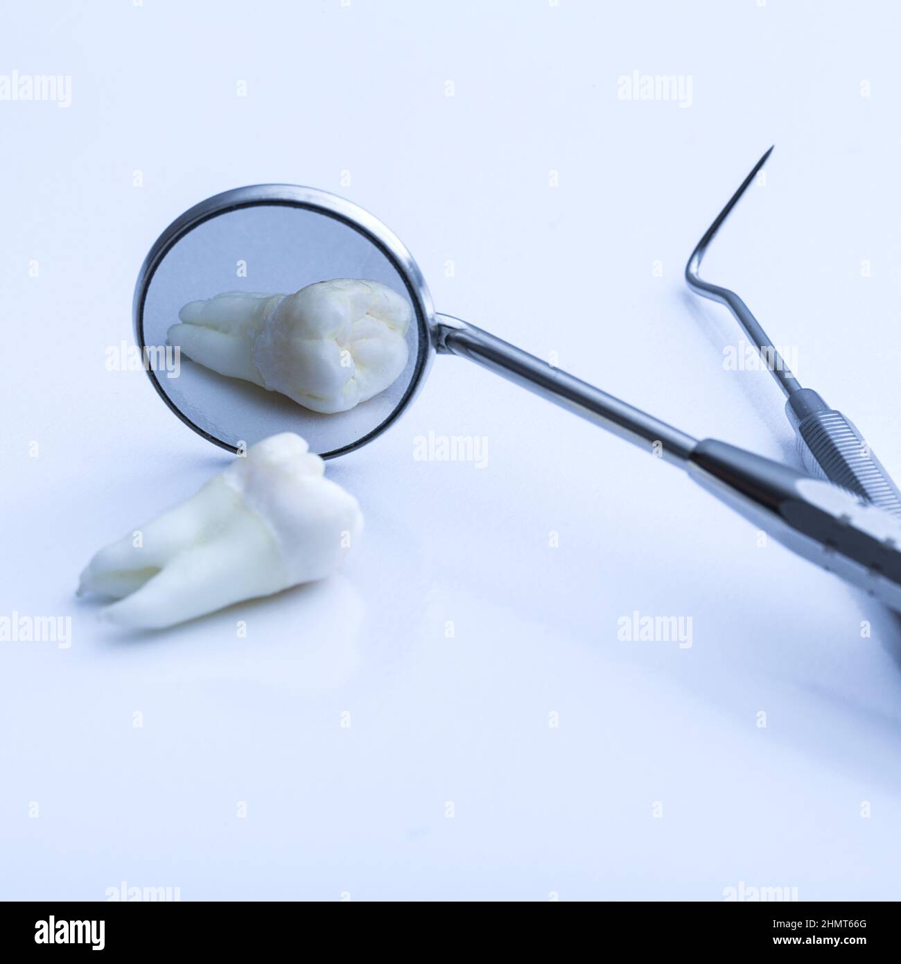 Dentistry practice basic cutlery for tooth control Stock Photo - Alamy