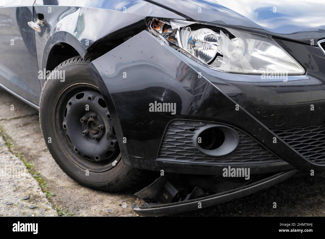 Car bumper damage hi-res stock photography and images - Alamy