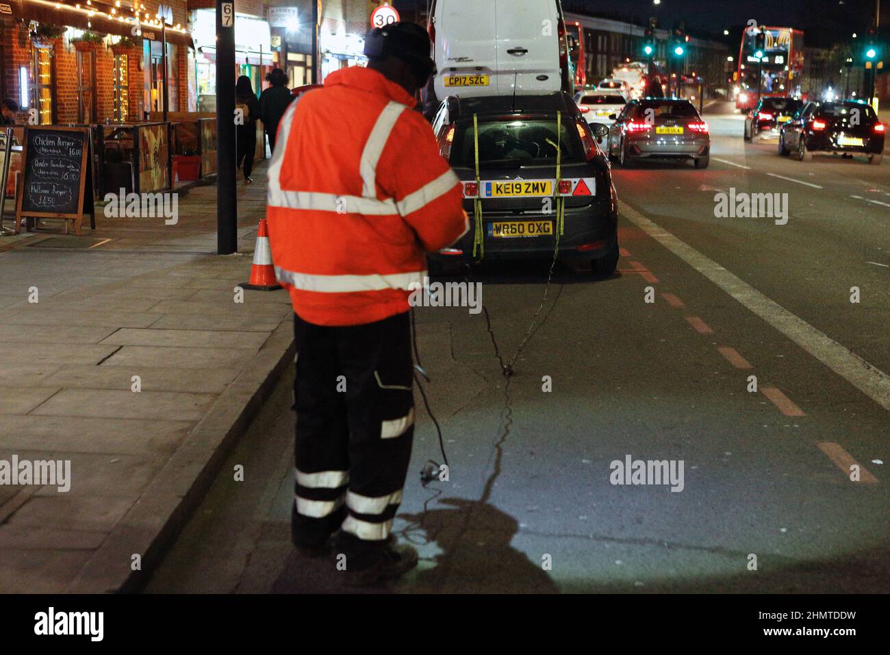 London (UK),11.02.2022: Police in large numbers hold an ANPR - number ...