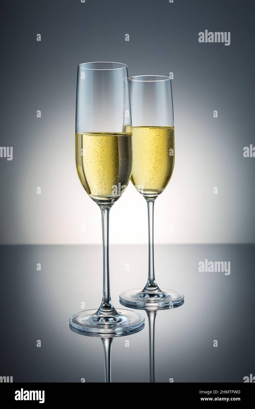sparkling champagne glasses Stock Photo - Alamy