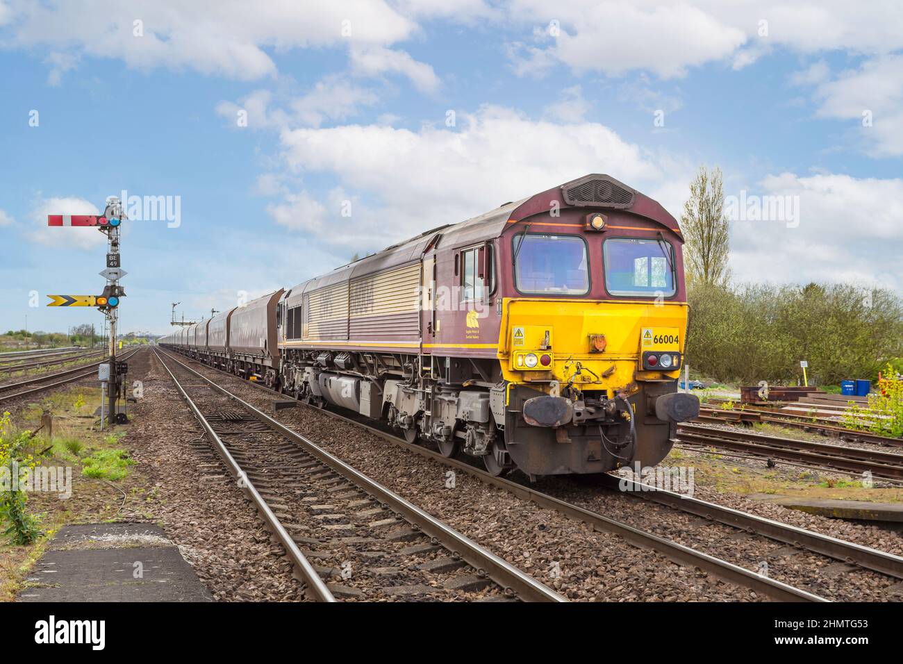 Diesel goods train hi-res stock photography and images - Alamy