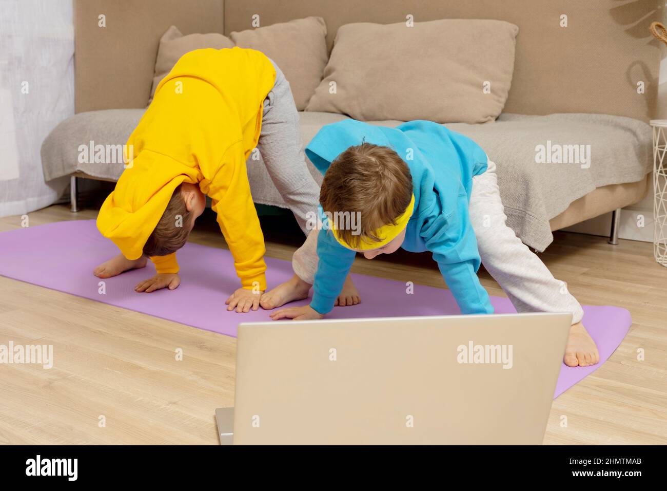 Sport exercises hi-res stock photography and images - Alamy
