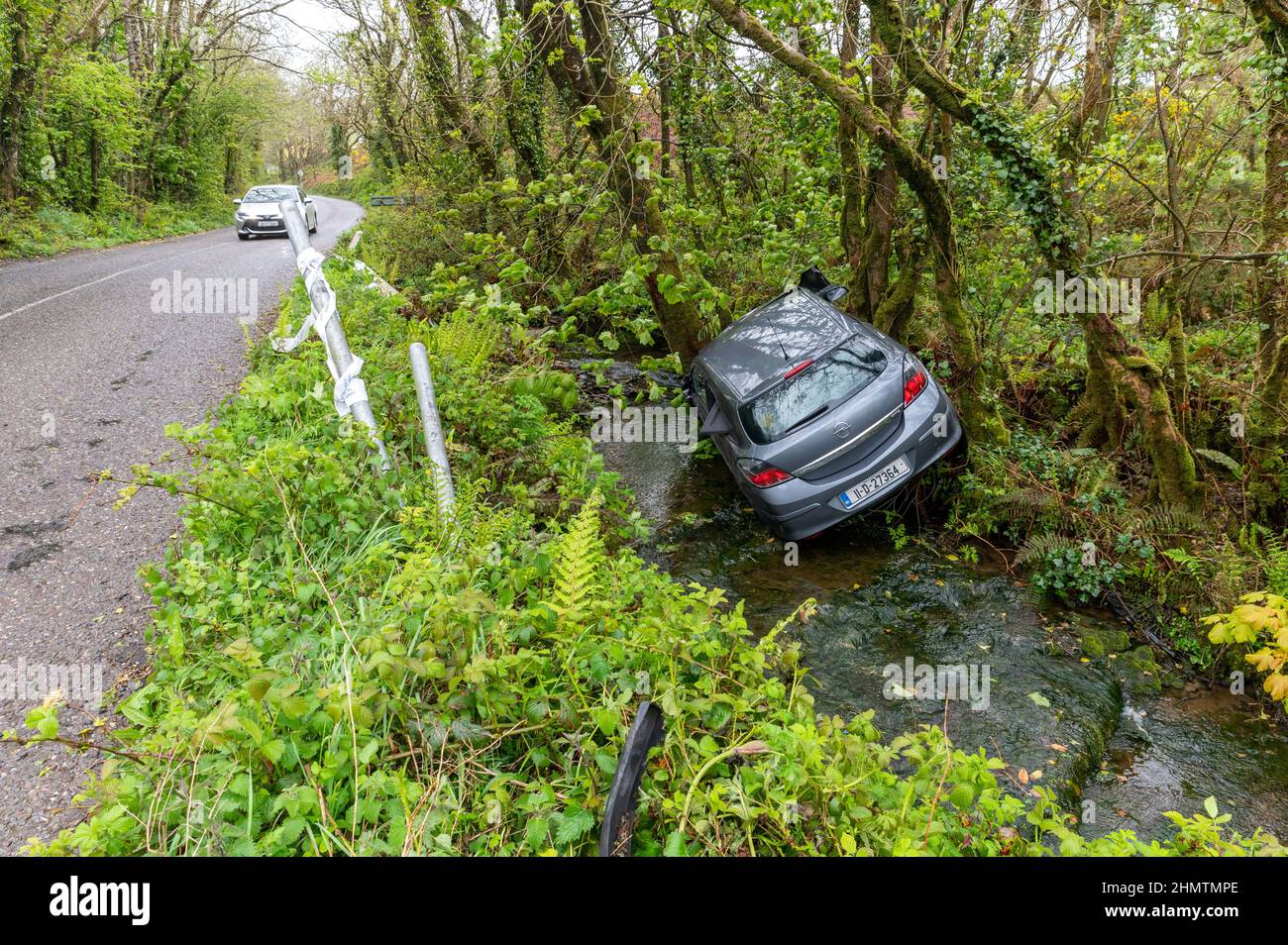 Car in ditch hi-res stock photography and images - Alamy