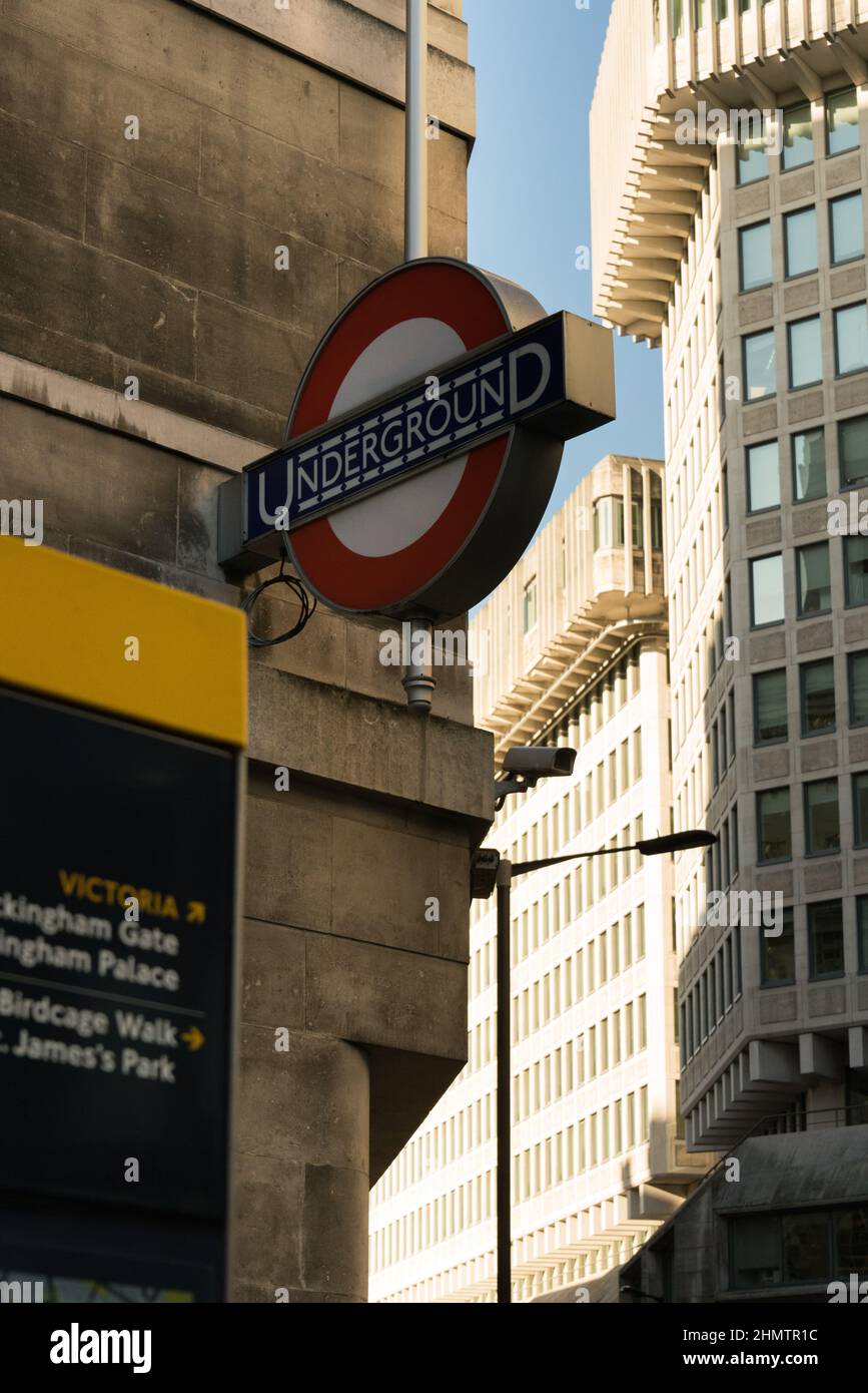 Victorias secret logo hi-res stock photography and images - Alamy