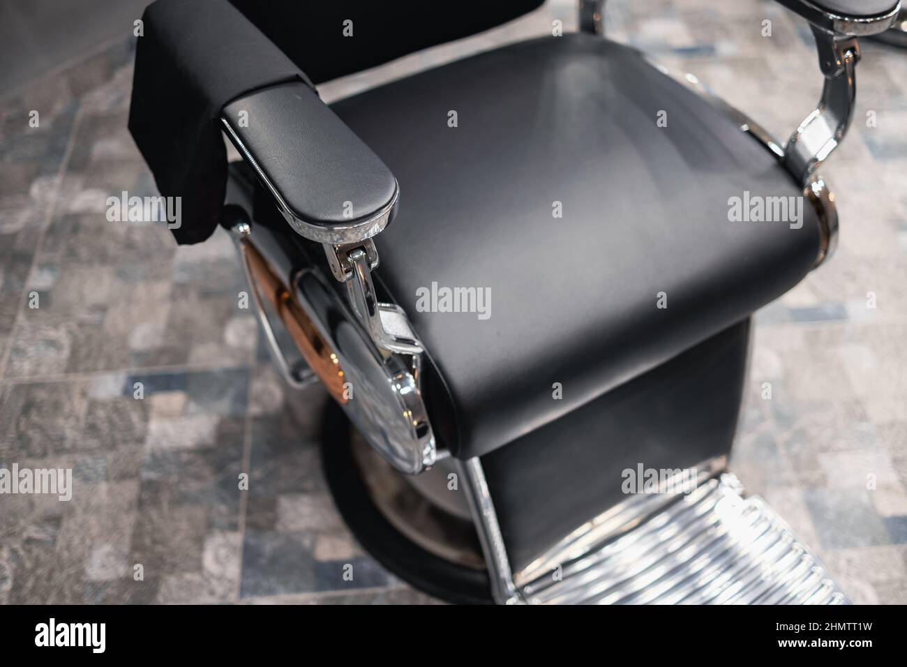 Empty chair at barber shop Stock Photo - Alamy