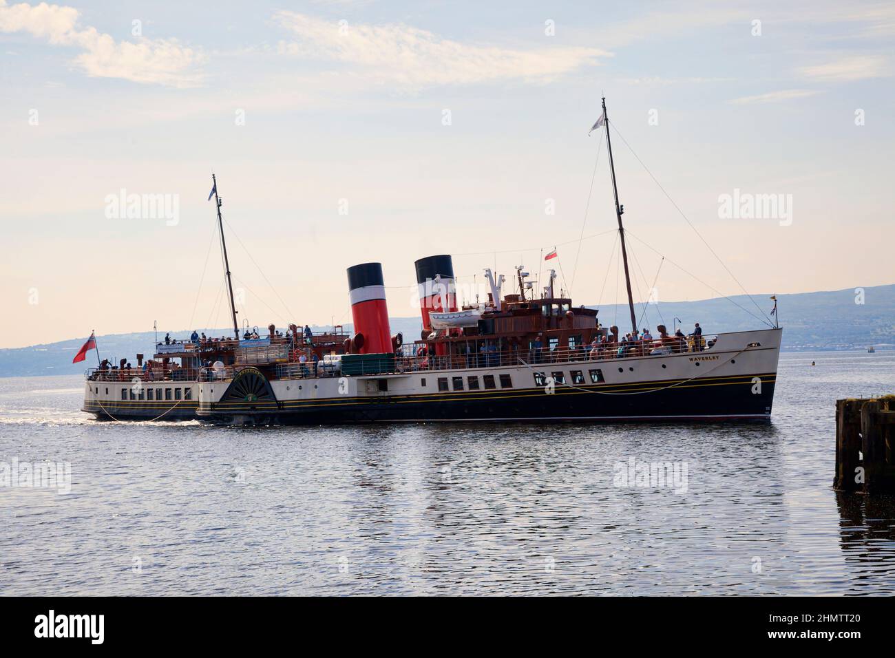 Paddle steamer Waverley off Helensburgh Pier, Scotland Stock Photo - Alamy