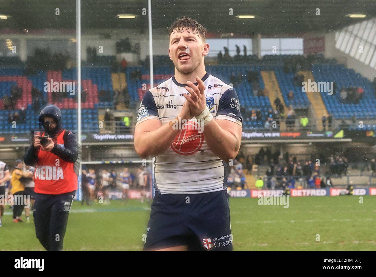 George Williams #7 of Warrington Wolves celebrates the 20-22 win Stock ...