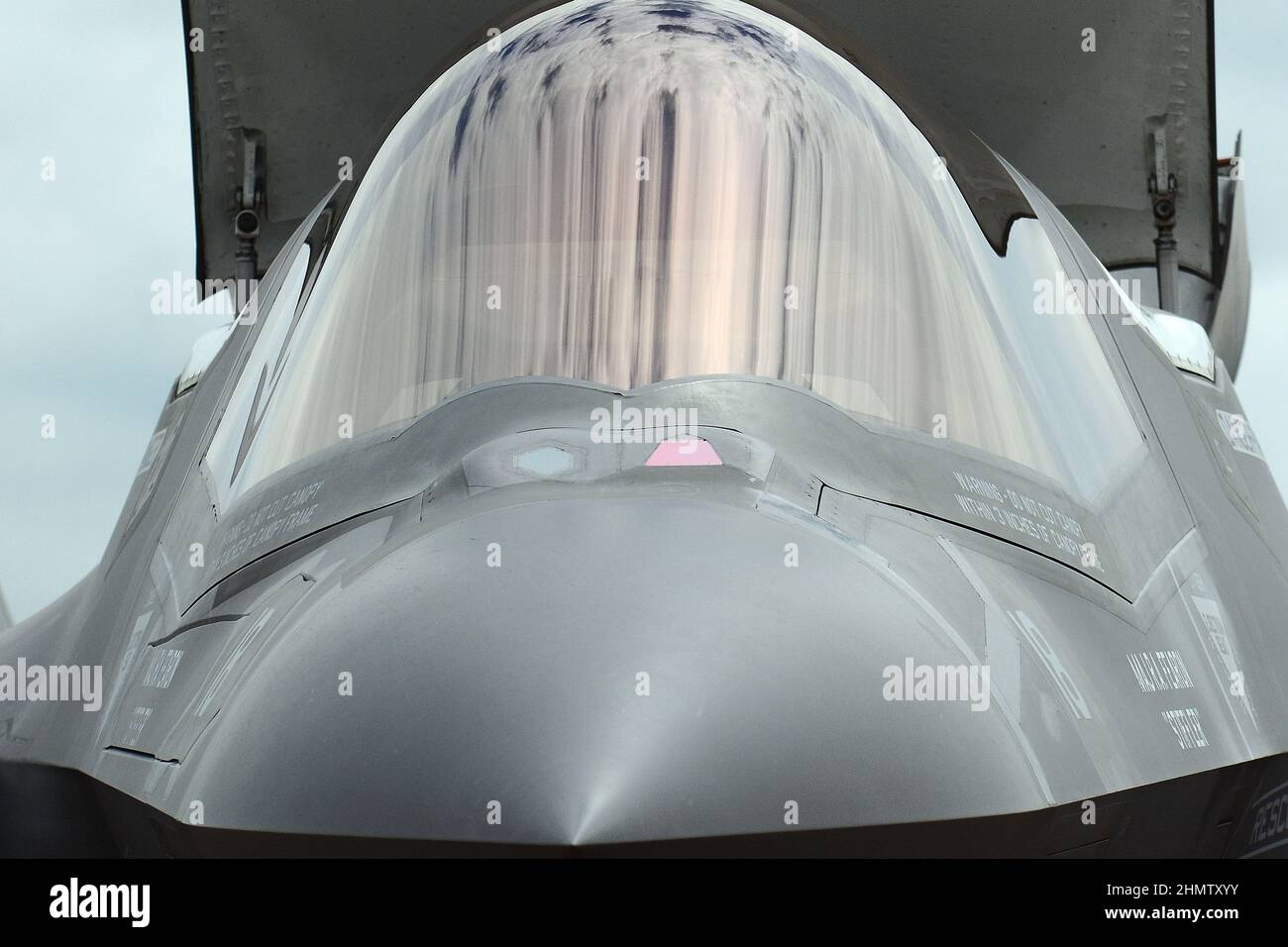 F35 lightning ii stealth fighter hi-res stock photography and images ...