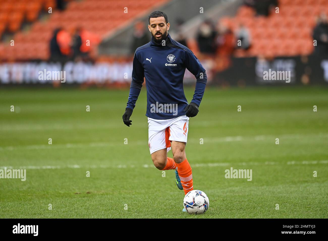 Kevin Stewart #6 of Blackpool during the pre-game warmup Stock Photo ...