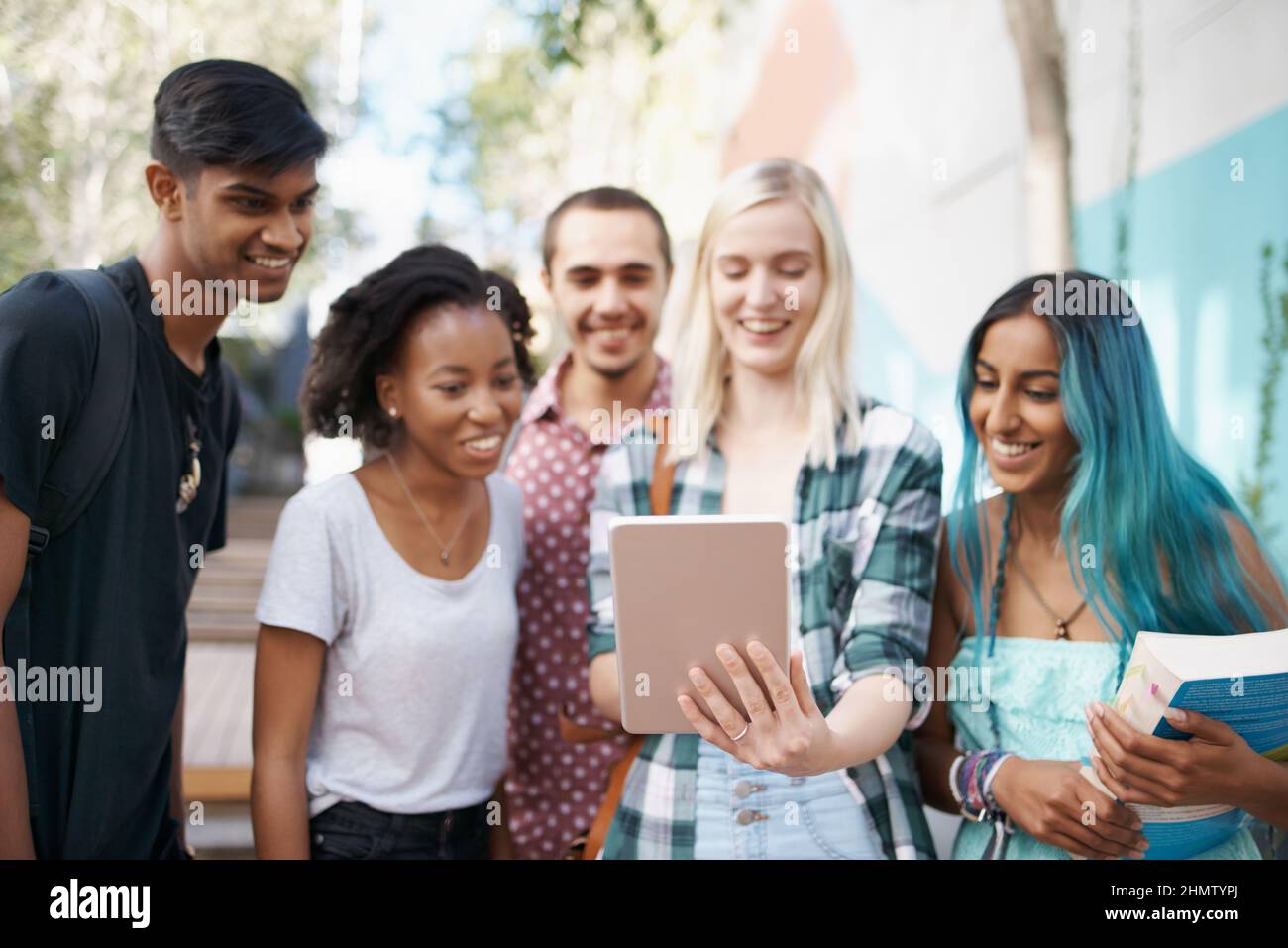 Scrolling check hi-res stock photography and images - Alamy