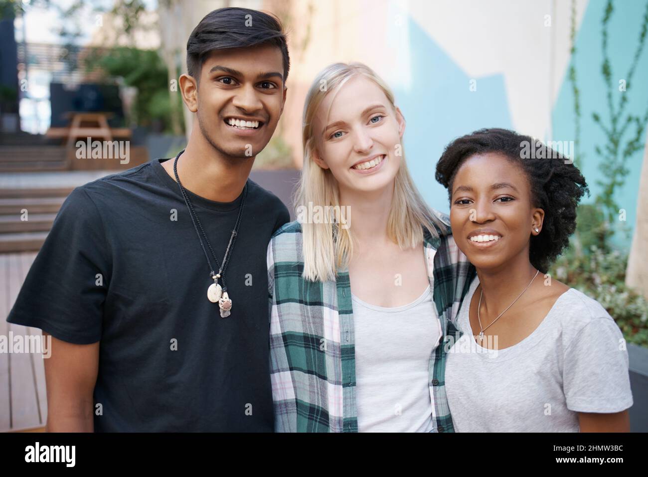 Happiness of friends hi-res stock photography and images - Alamy