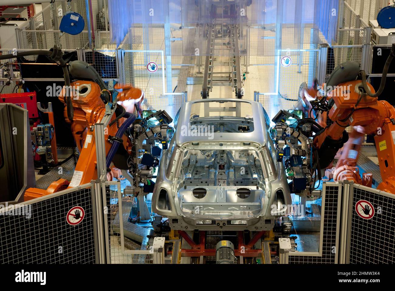Assembly bmw plant hi-res stock photography and images - Alamy
