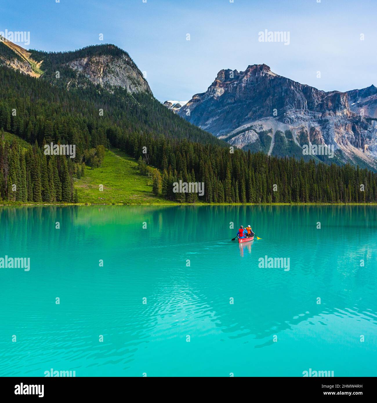 Emerald lake in rocky hi-res stock photography and images - Alamy