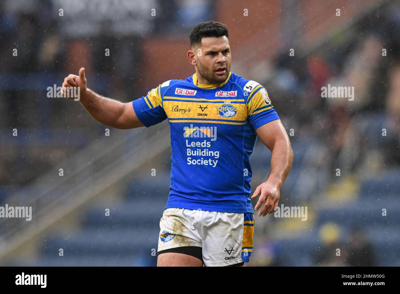 Rhyse Martin #12 of Leeds Rhinos gives a thumbs up during the game ...