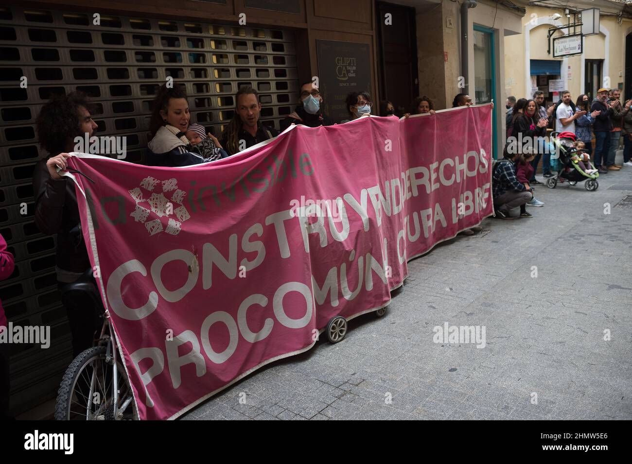 Invisible banner hi-res stock photography and images - Alamy